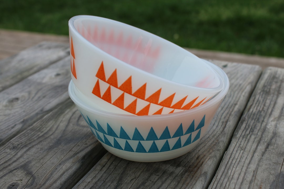 Pair of Fire King Bowls Triangle Pattern Vintage Anchor Hocking Milk ...