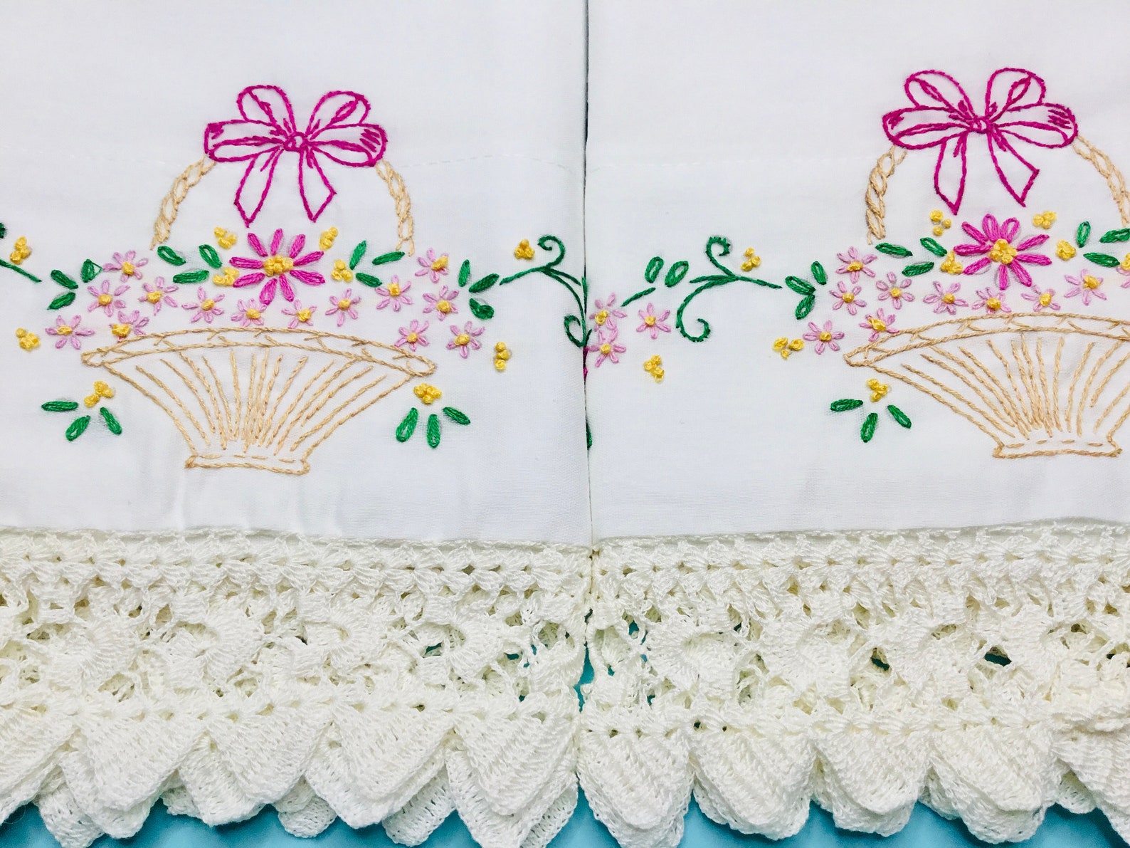 Pair of Vintage White Hand Embroidery Crocheted Pillowcases Flower ...