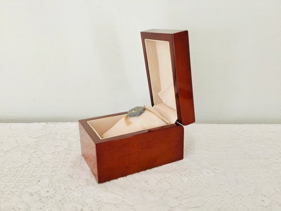 Vintage Piano Finished Mahogany display Box For Swiss… - Gem