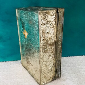 Antique Silver Metal Embossed Rectangle Hinged Jewelry Box Velvet Lined ...