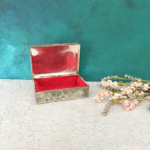 Antique Silver Metal Embossed Rectangle Hinged Jewelry Box Velvet Lined ...