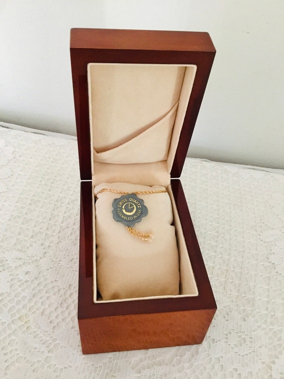 Vintage Piano Finished Mahogany display Box For Swiss… - Gem