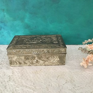 Antique Silver Metal Embossed Rectangle Hinged Jewelry Box Velvet Lined ...