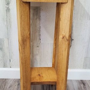 Fully Assembled Golden Oak Knotty Pine End Table, Entryway Table, Small ...