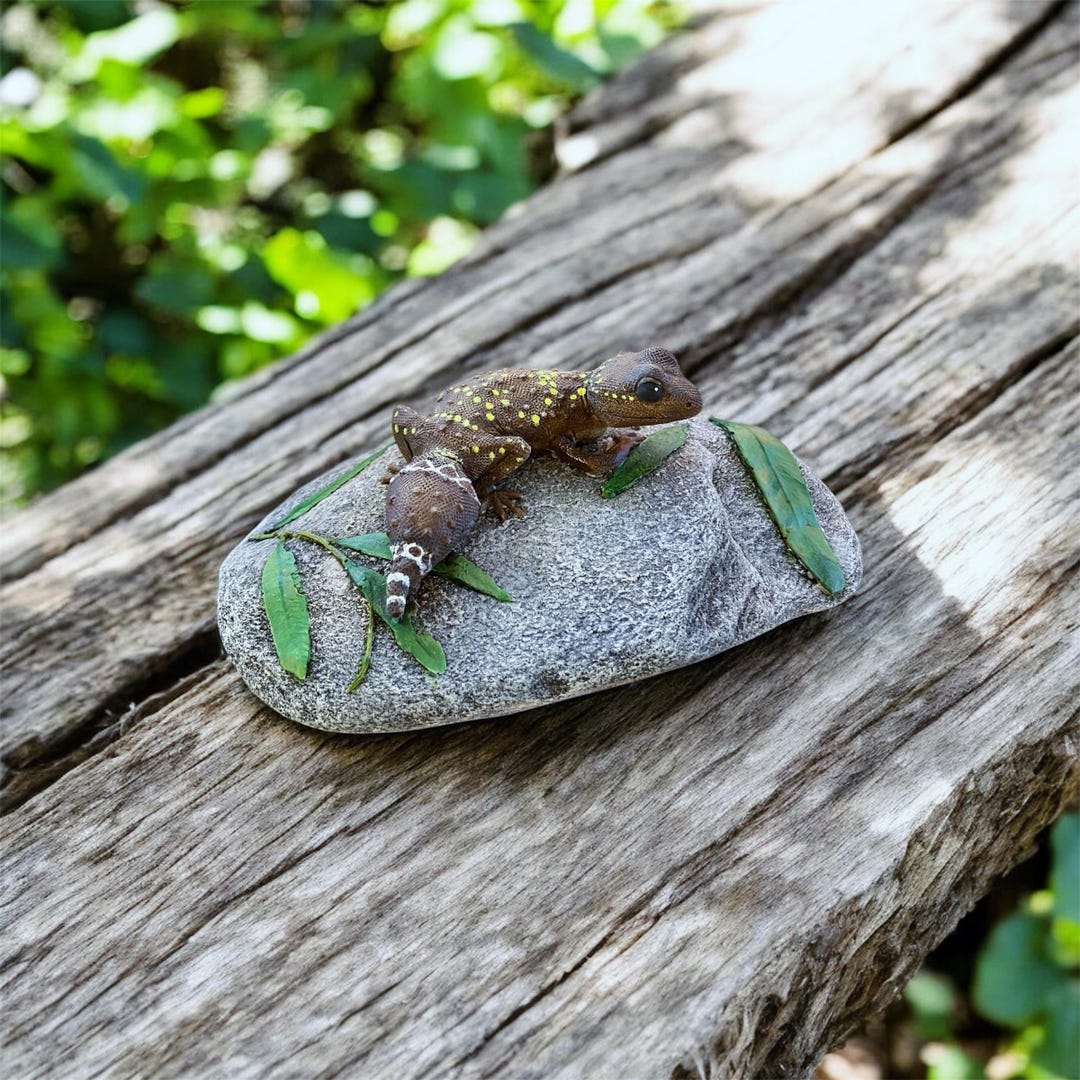 Life-sized Barking Gecko Statue - Hand-sculpted Thick-tailed Gecko ...