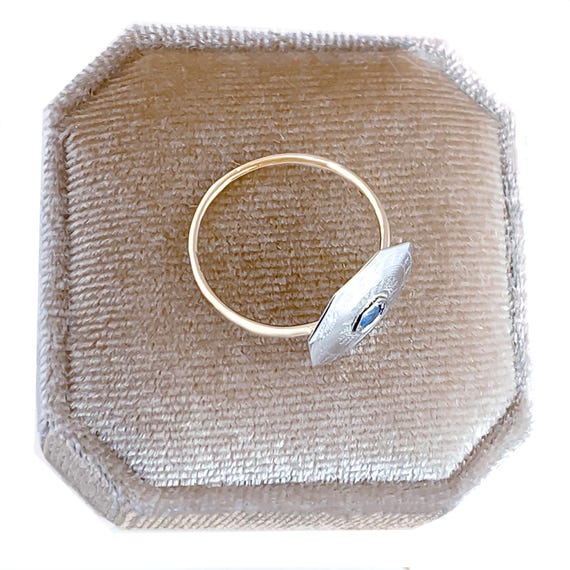 Antique Gold Sapphire Ring, Victorian Guilloché Engra… - Gem
