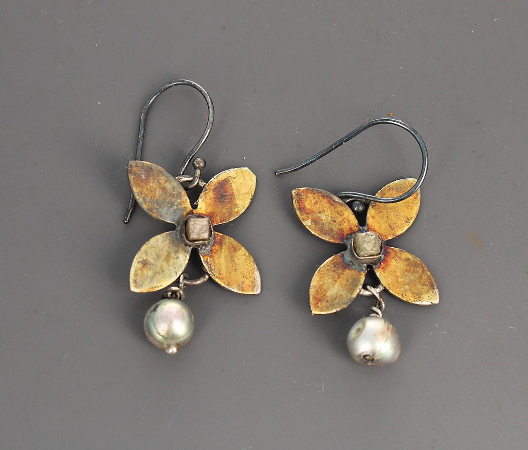 Reserved....gold Primrose Drops With Pearls and Raw Diamonds - Etsy