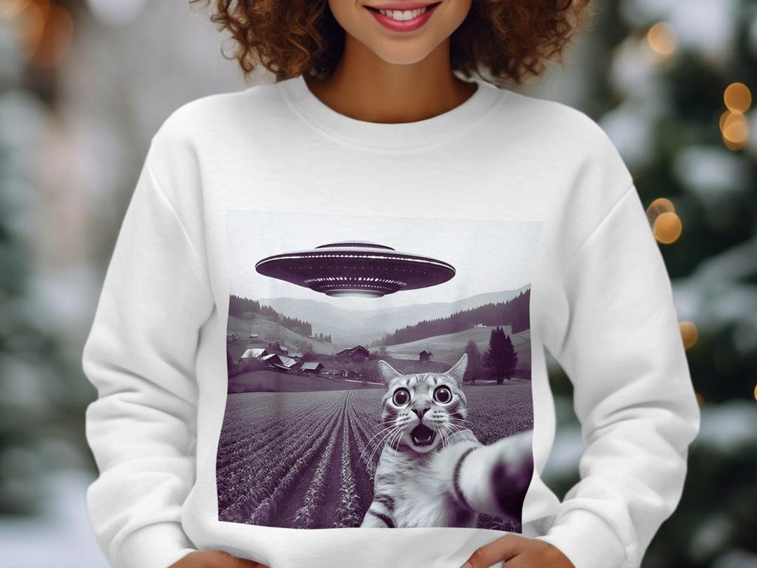 Cat Selfie With Alien UFO – Funny Space Cat Art Print | Alien Abduction ...