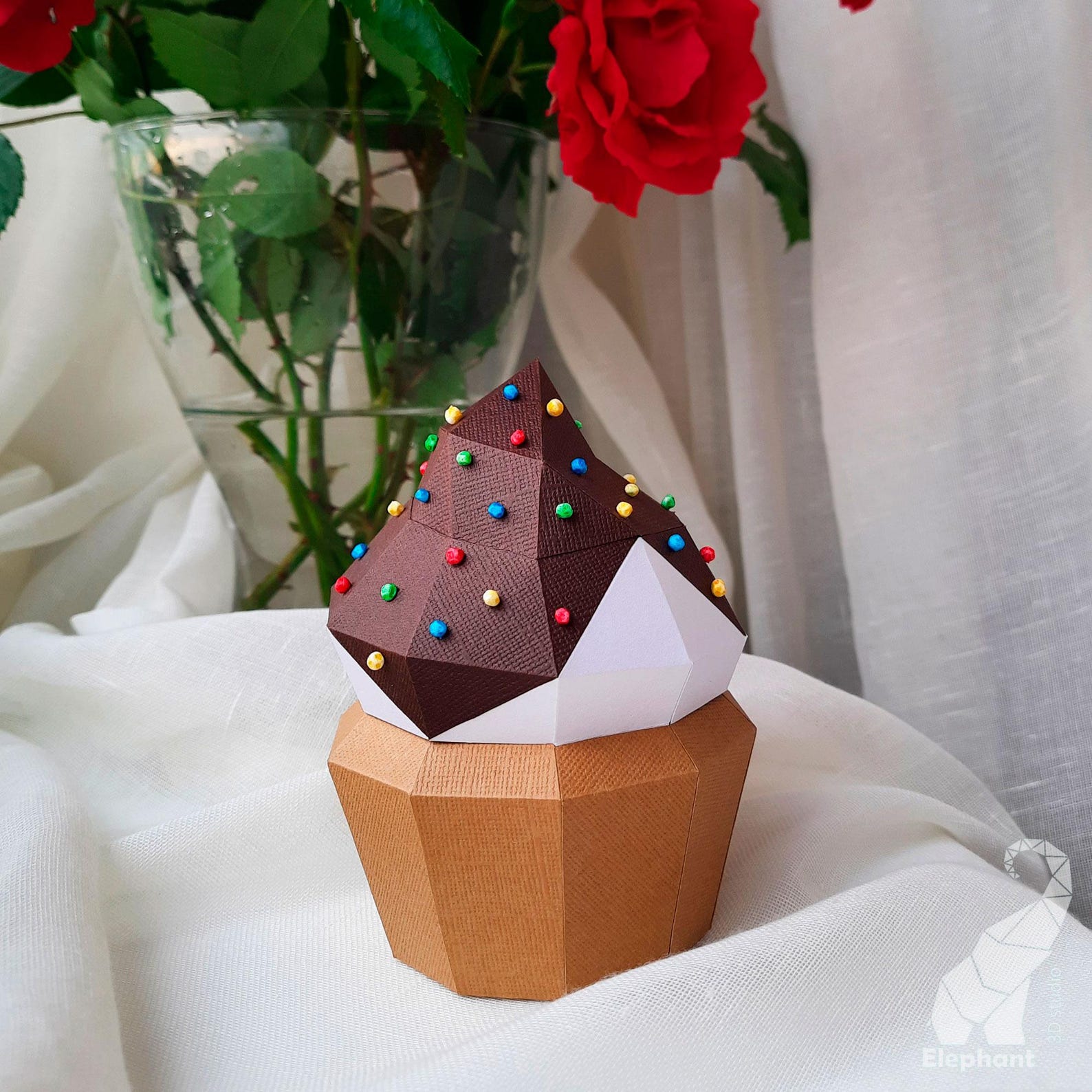 3D Papercraft Cupcake Box Template, Low Poly Paper Cupcake Gift Box ...