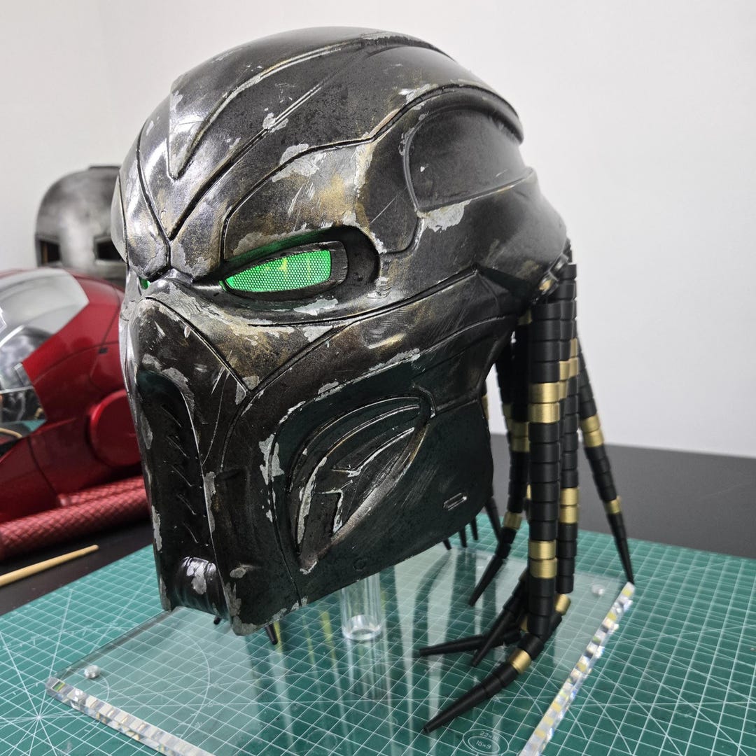 Tailor Made! LED Hunters Helmet Superhero Cosplay Comic Con Cosplay ...
