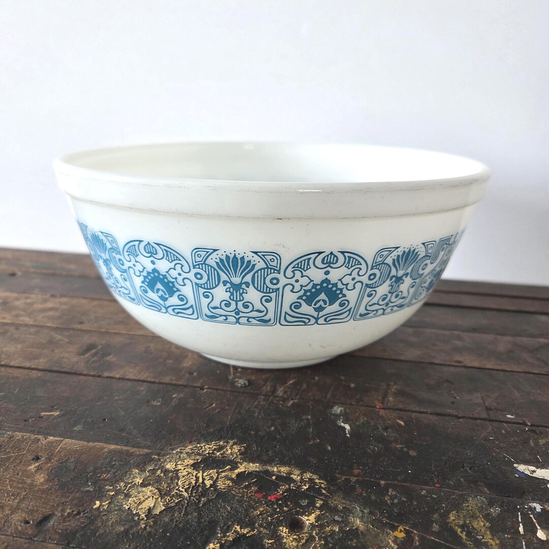 Vintage Pyrex Blue Horizon Mixing Bowl: 2 1/2 Qt, 403 Nesting Bowl - Etsy