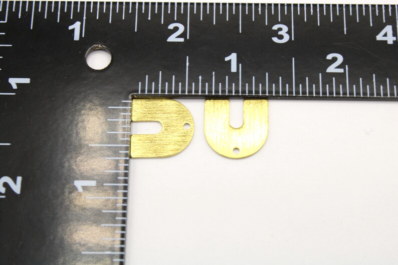 Mini dijes en forma de U de latón cepillado, colgante de herradura de ...