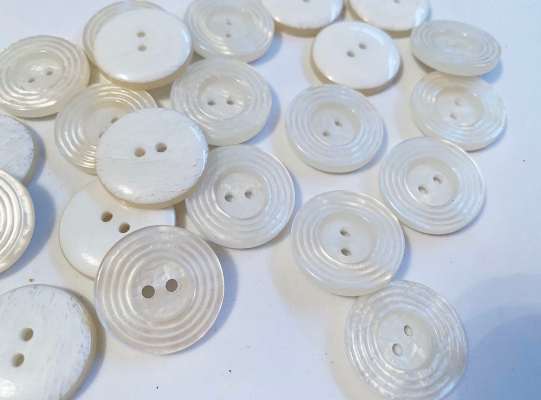 Medium Buttons Ivory 2 Holebutton With Trimming Ridge Finish Sewing ...