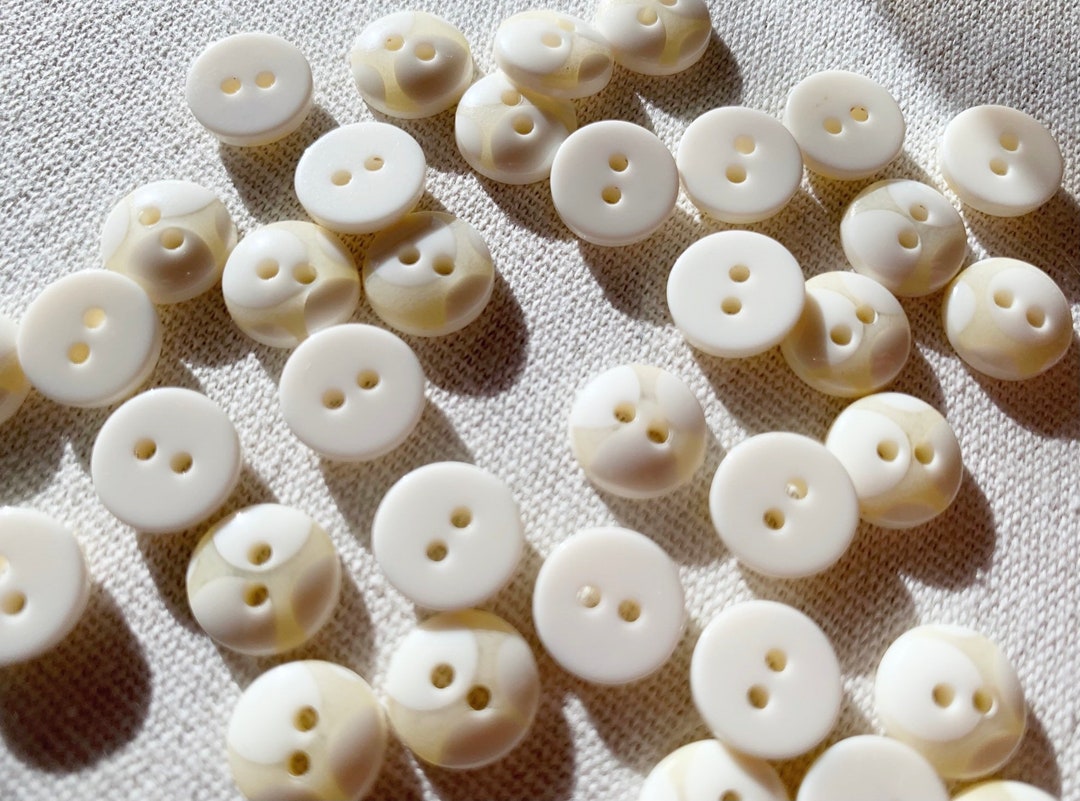 Small Ivory Buttons With Overly Design of Circle Design Buttons 1/2 ...