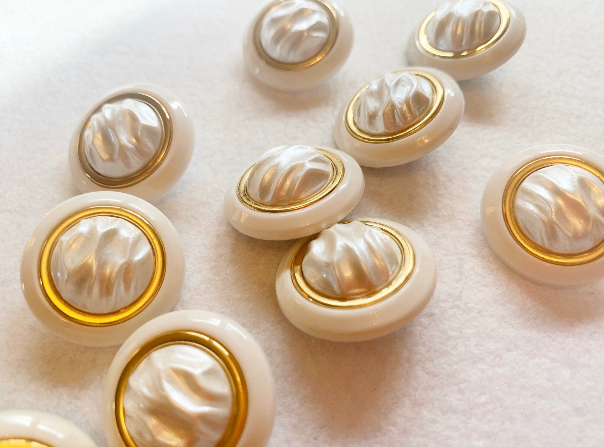 Botones grandes de seda botones blancos con botón de oro | Etsy España