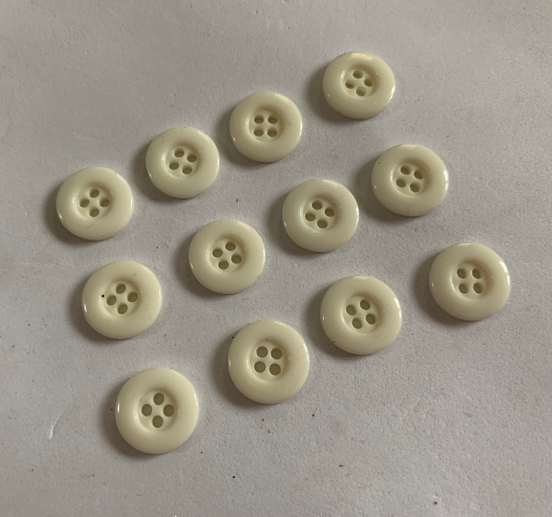 Small Buttons Ivory Buttons 14 Mm 1/2 Inch Sewing Buttons, 12 Vintage ...