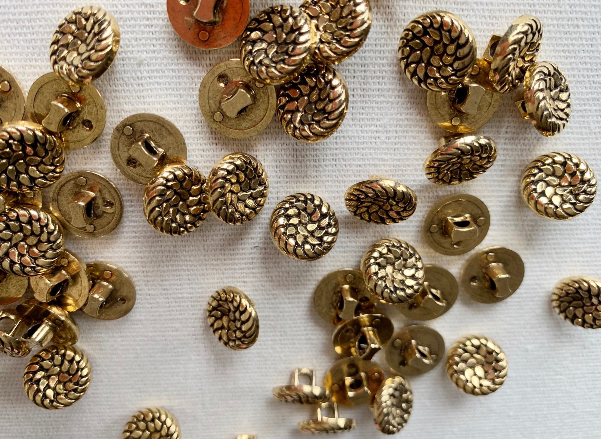 Small Gold Plastic Buttons 14 Mm 1/2 Inch Sewing Buttons, 6 Vintage ...