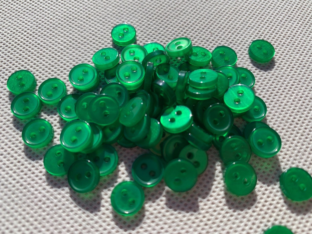 Small Green Sewing Buttons 3/8 Inch Sewing Buttons 12 Flat Buttons ...