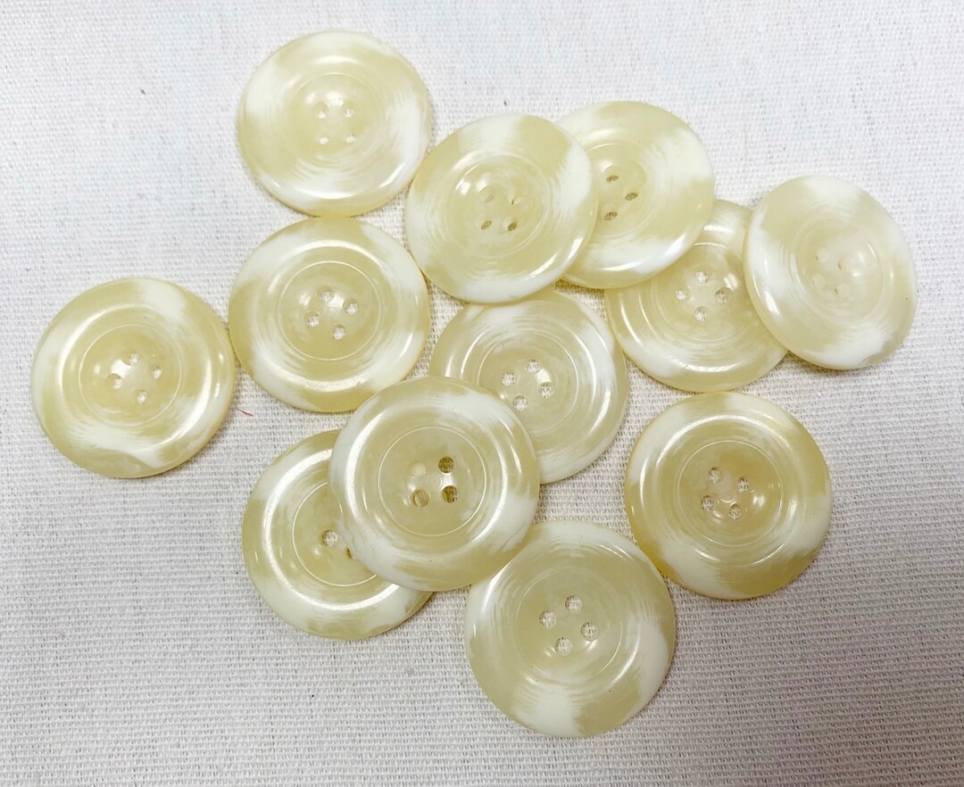 Large Light Tan and Cream Button Marbled Finish Sewing Buttons 1 1/4 ...