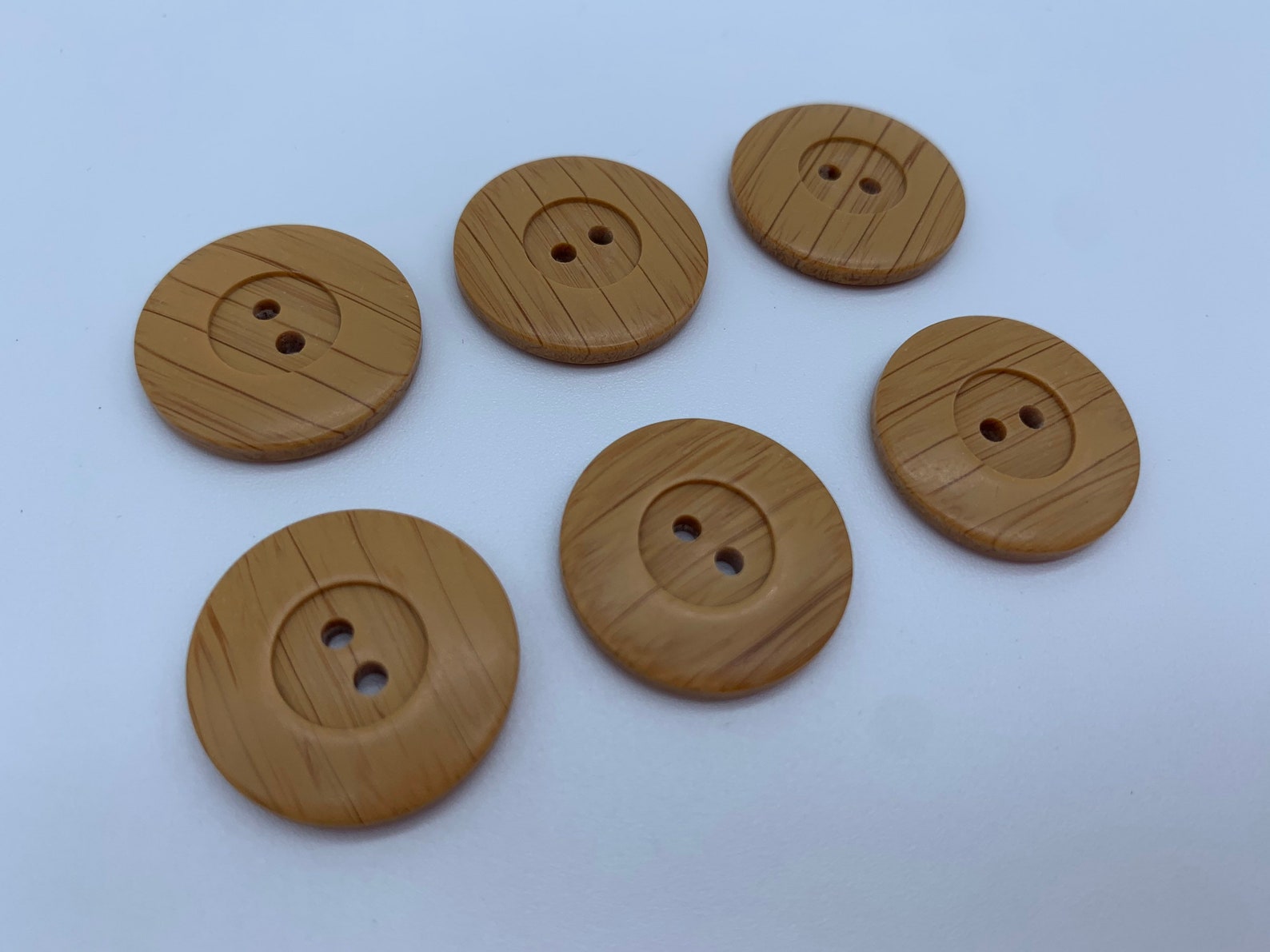 Small Brown Faux Wood Buttons 7/8 Inch Sewing Buttons, 6 Vintage ...