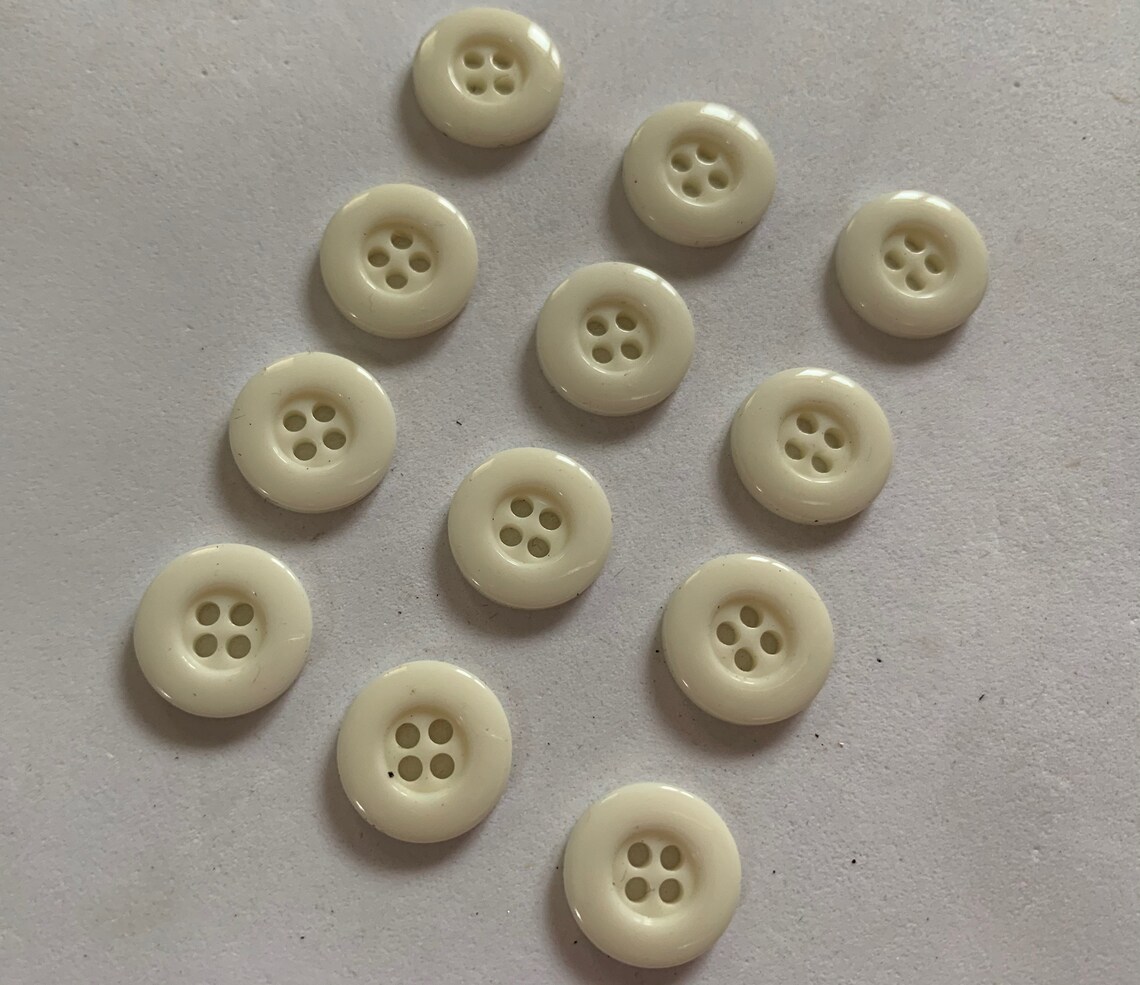 Small Buttons Ivory Buttons 14 Mm 1/2 Inch Sewing Buttons, 12 Vintage ...