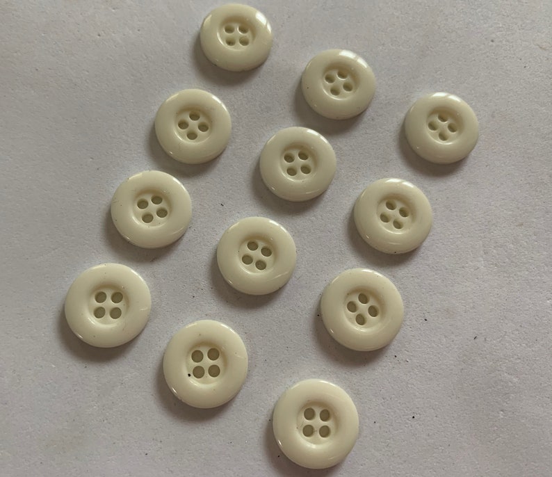 Small Buttons Ivory Buttons 14 Mm 1/2 Inch Sewing Buttons, 12 Vintage ...