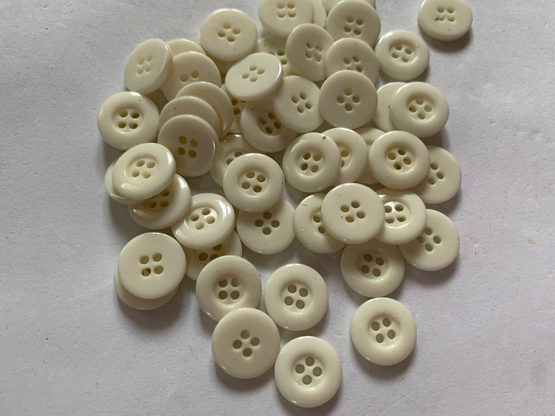 Small Buttons Ivory Buttons 14 Mm 1/2 Inch Sewing Buttons, 12 Vintage ...