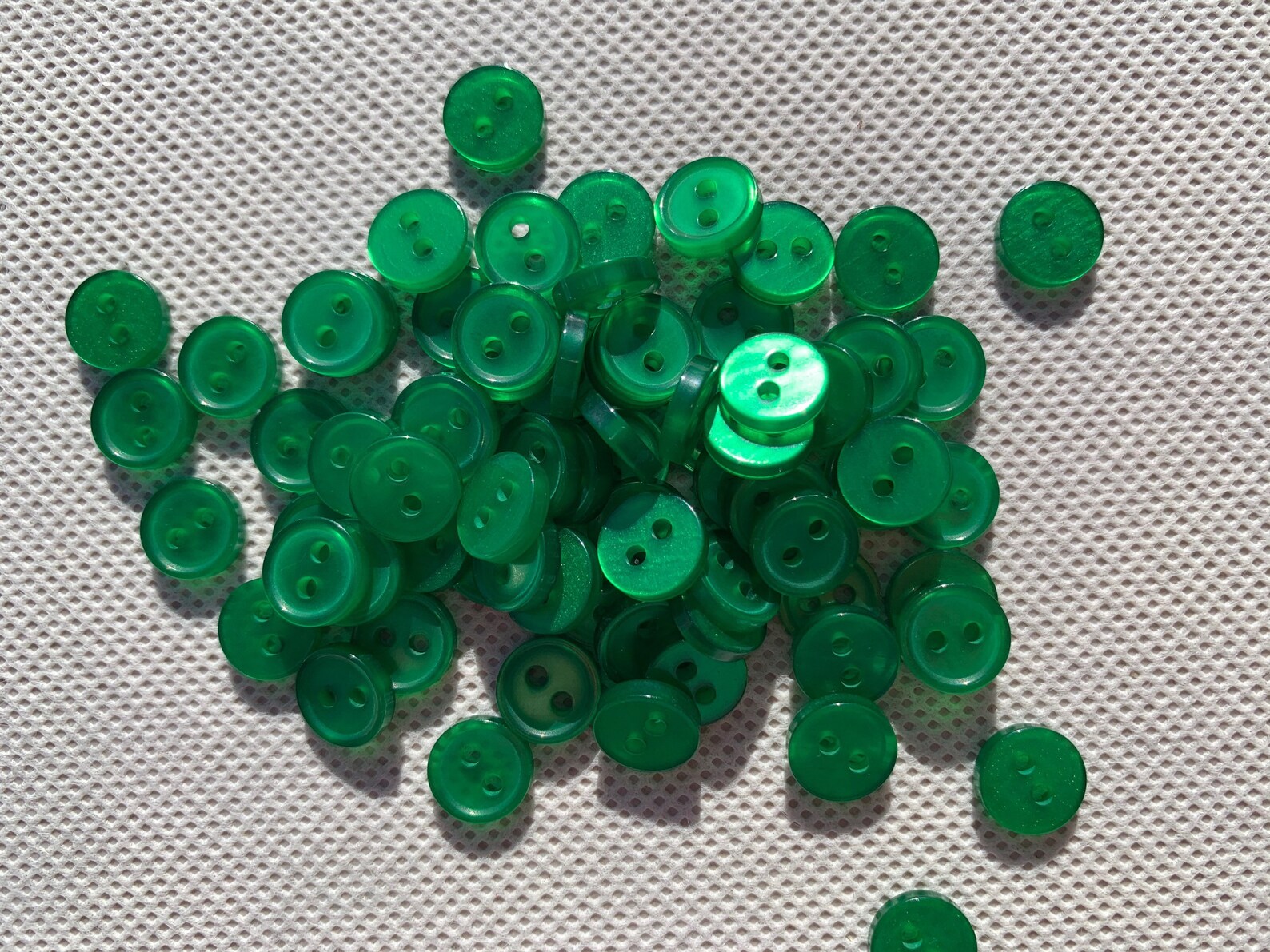 Small Green Sewing Buttons 3/8 Inch Sewing Buttons 12 Flat Buttons ...
