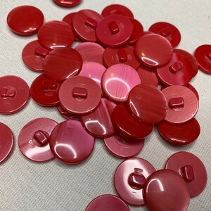 Medium Red/pink Buttons With Pearl Sheen Design 13/16” Sewing Buttons ...