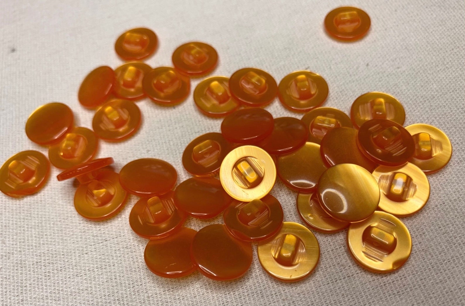 Medium Orange Buttons With Glistening Sheen Design 5/8” Sewing Buttons ...