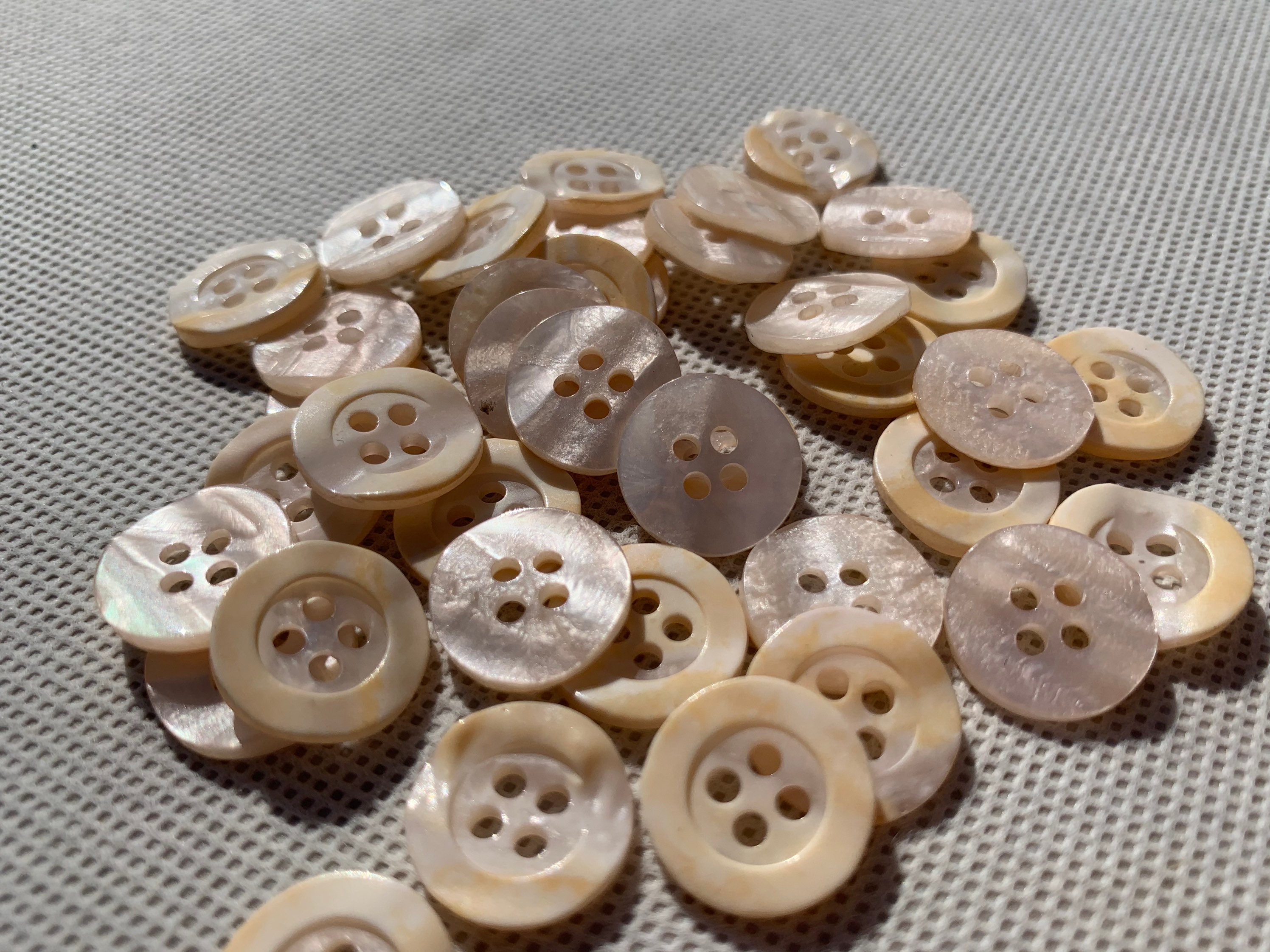 Small real Seashell mother of pearl button shell button sewing | Etsy