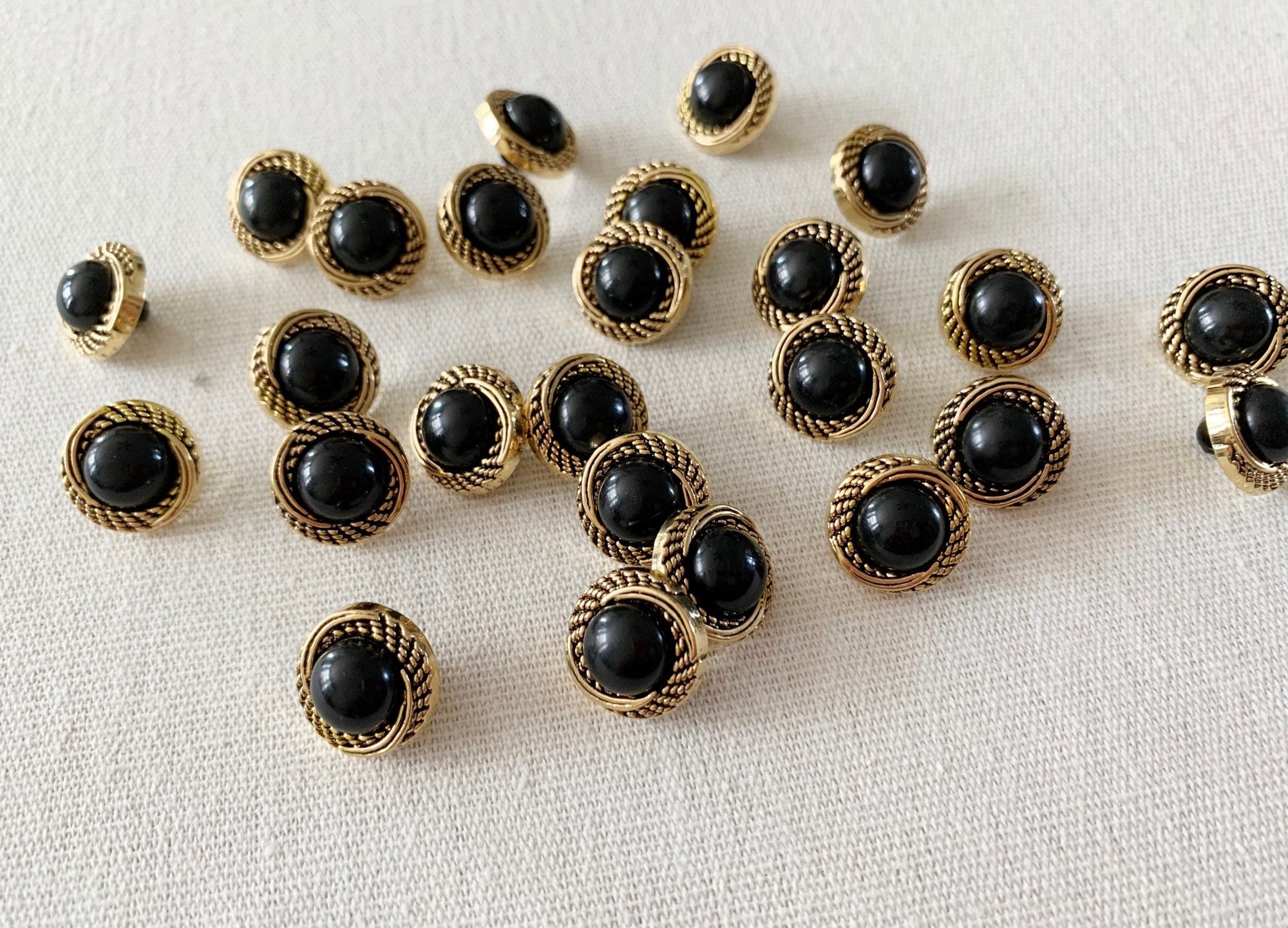 Small Gold and Black Buttons 15mm 5/8 Inch Sewing Buttons, 6 Vintage ...