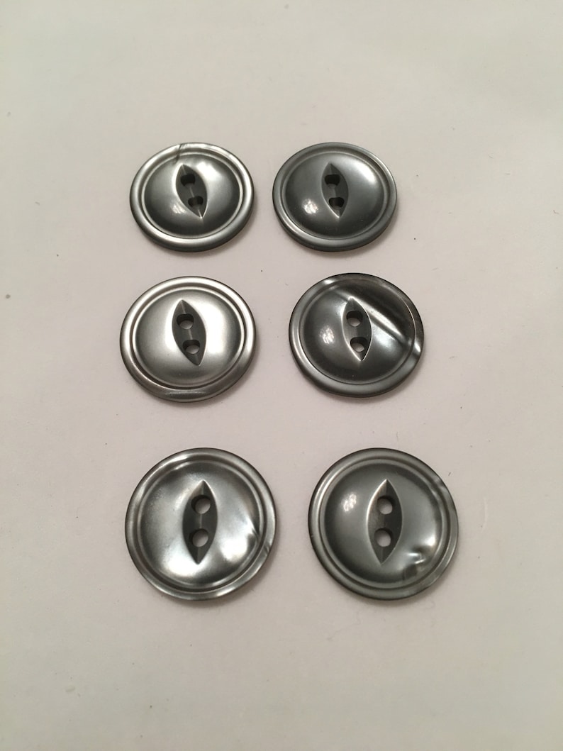Medium button fish eye gray plastic sewing buttons 3/4 | Etsy