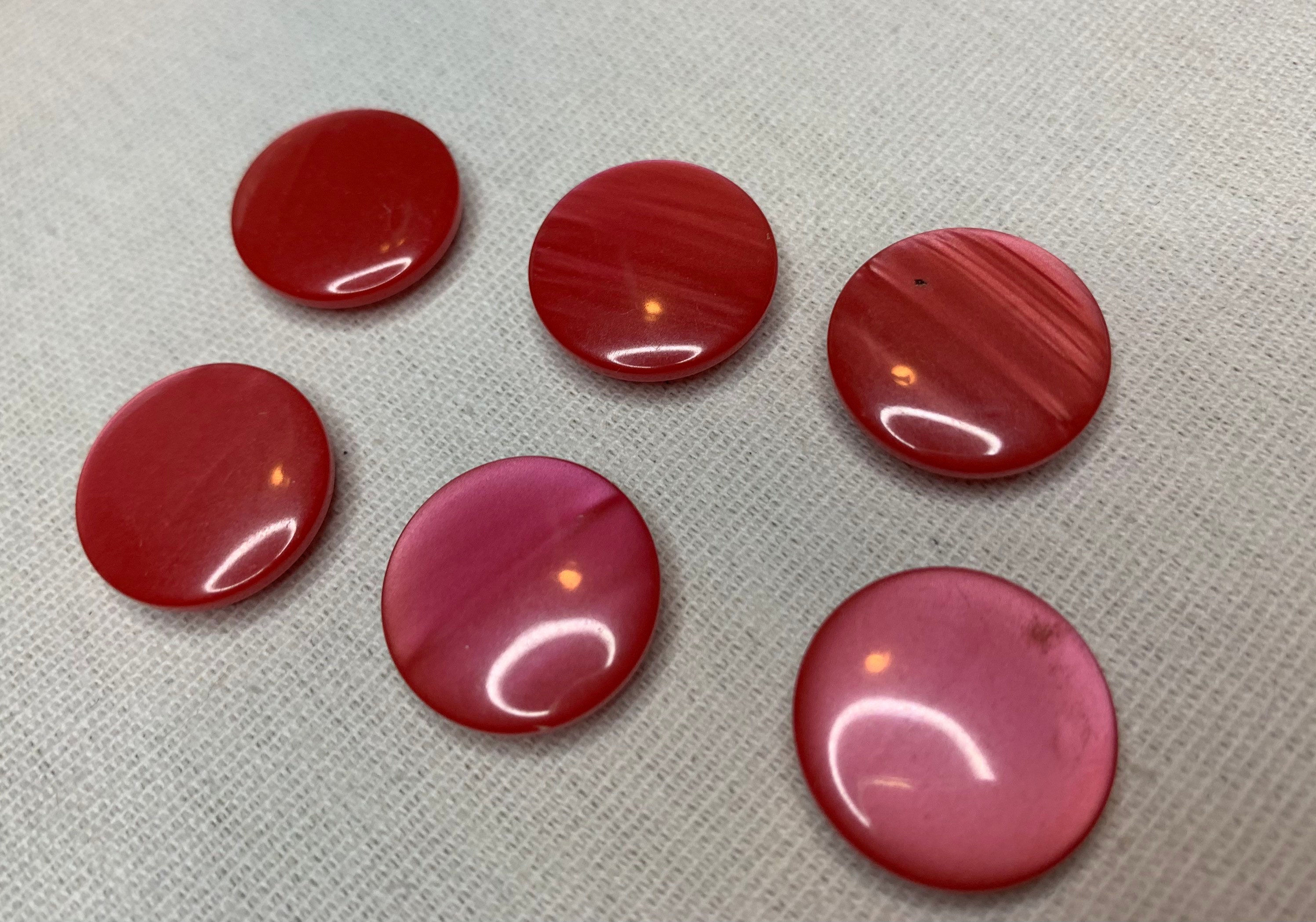 Medium Red/pink Buttons With Pearl Sheen Design 13/16” Sewing Buttons ...
