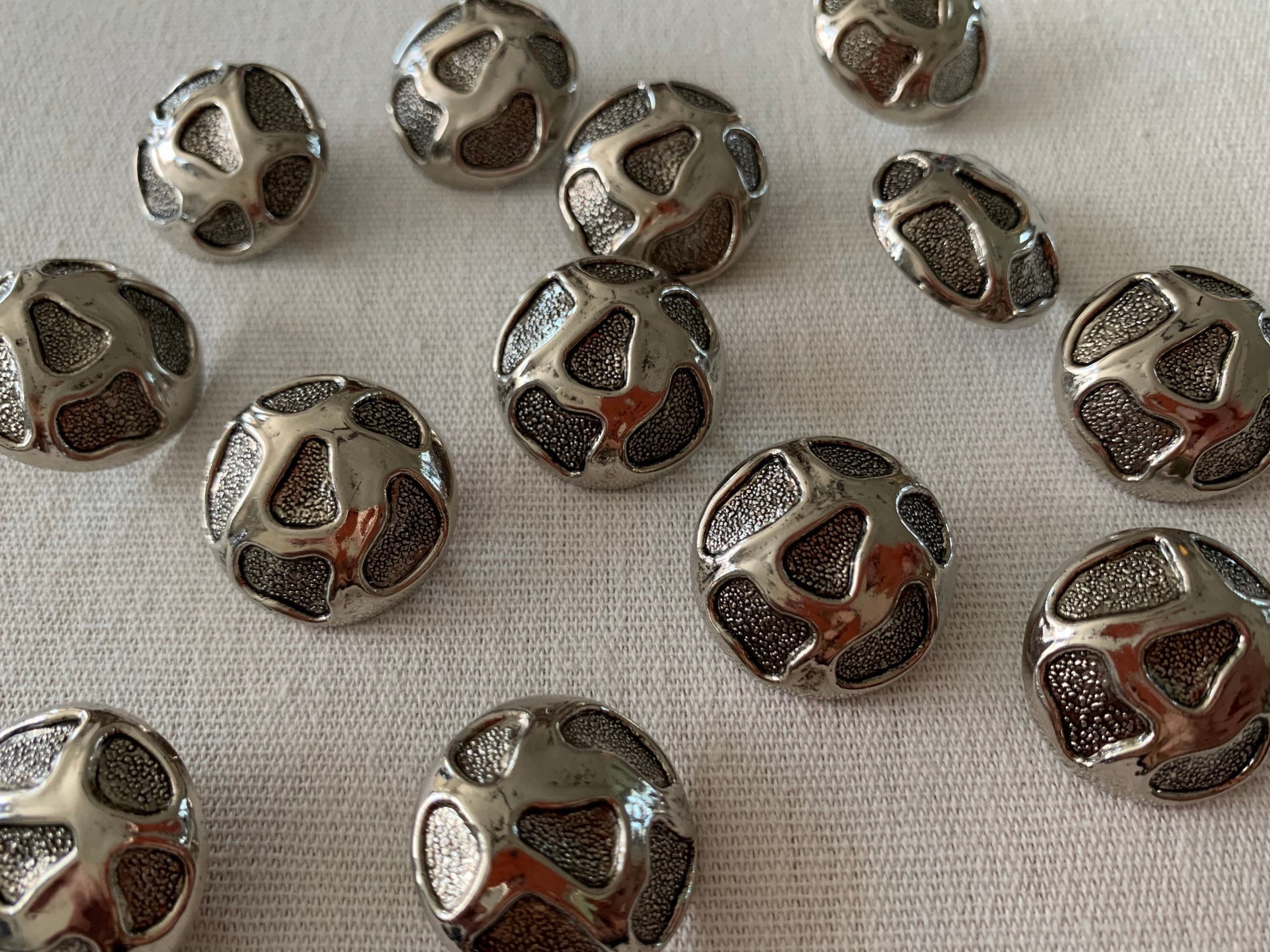 Silver Medium Button With Indent Design Button Plastic Sewing Buttons ...