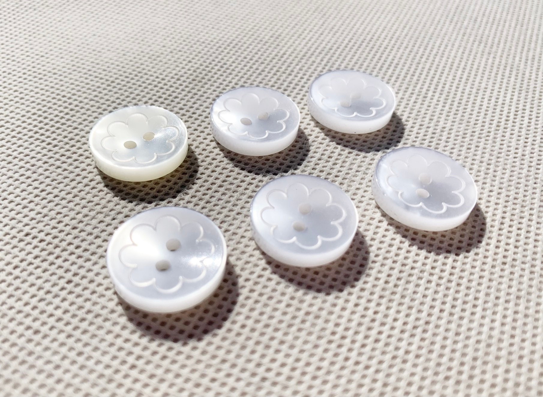 Medium Button White Sewing Buttons 3/4" 20mm Vintage Sewing Button 2 ...