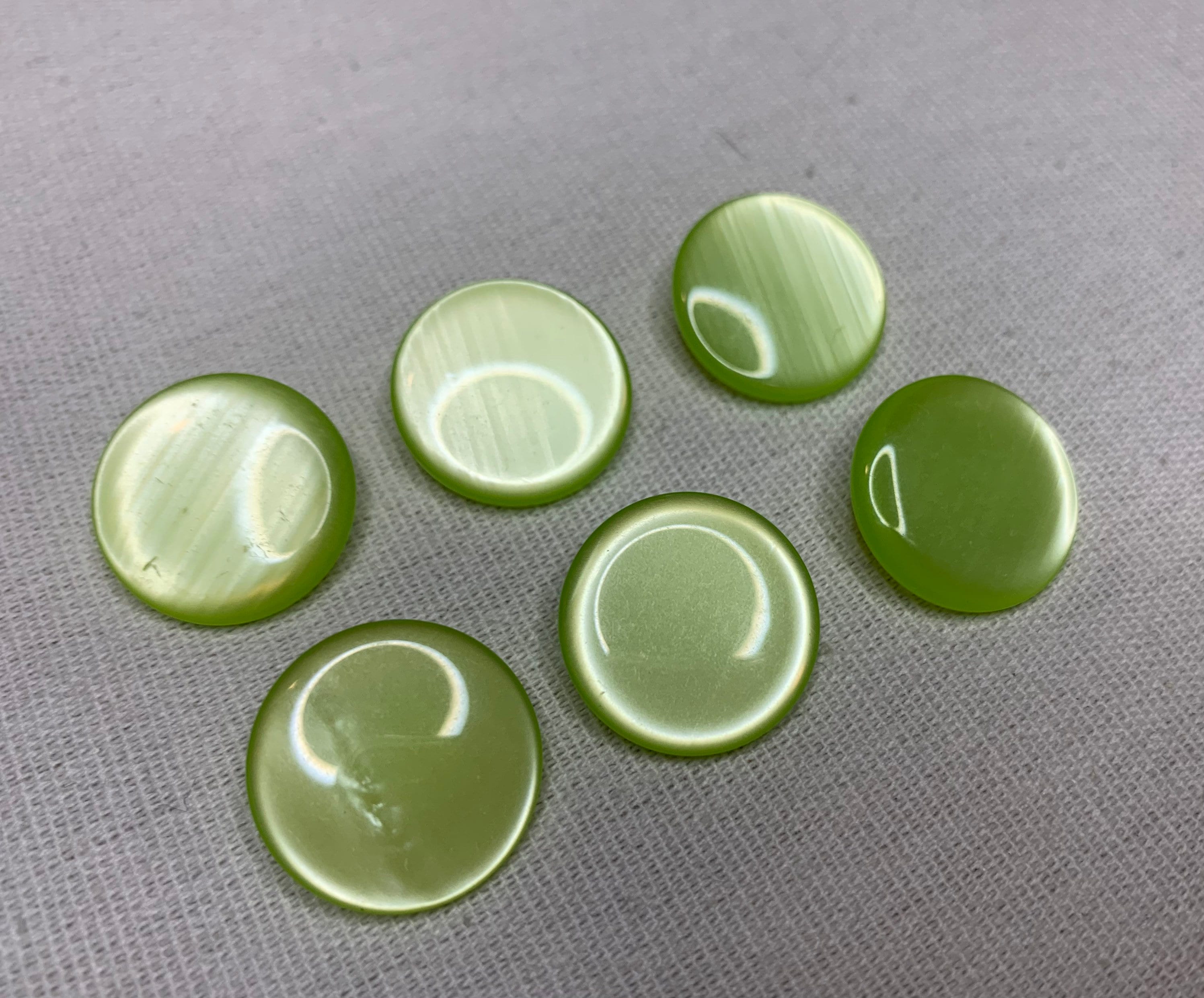 Medium Lime Green Buttons With Iridescent Glistening Sheen Design 13/16 ...