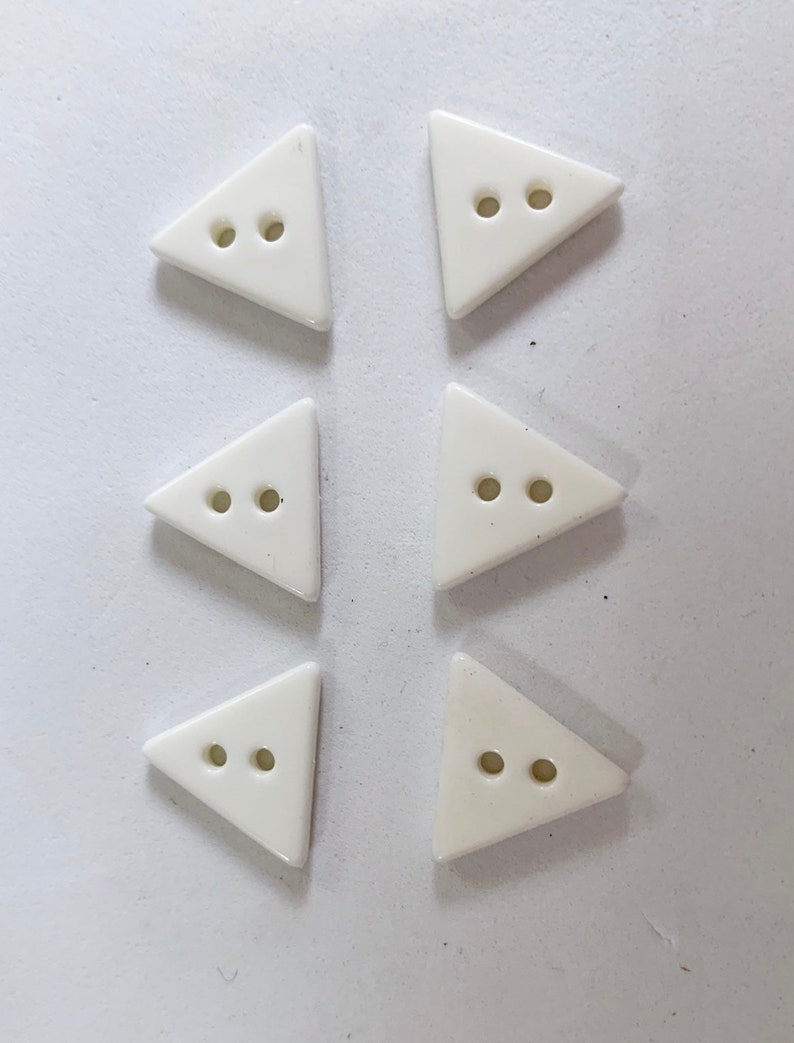 Small Triangle Buttons White Plastic Sewing Buttons 5/8" 12mm Vintage Sewing Button 6 Buttons ...