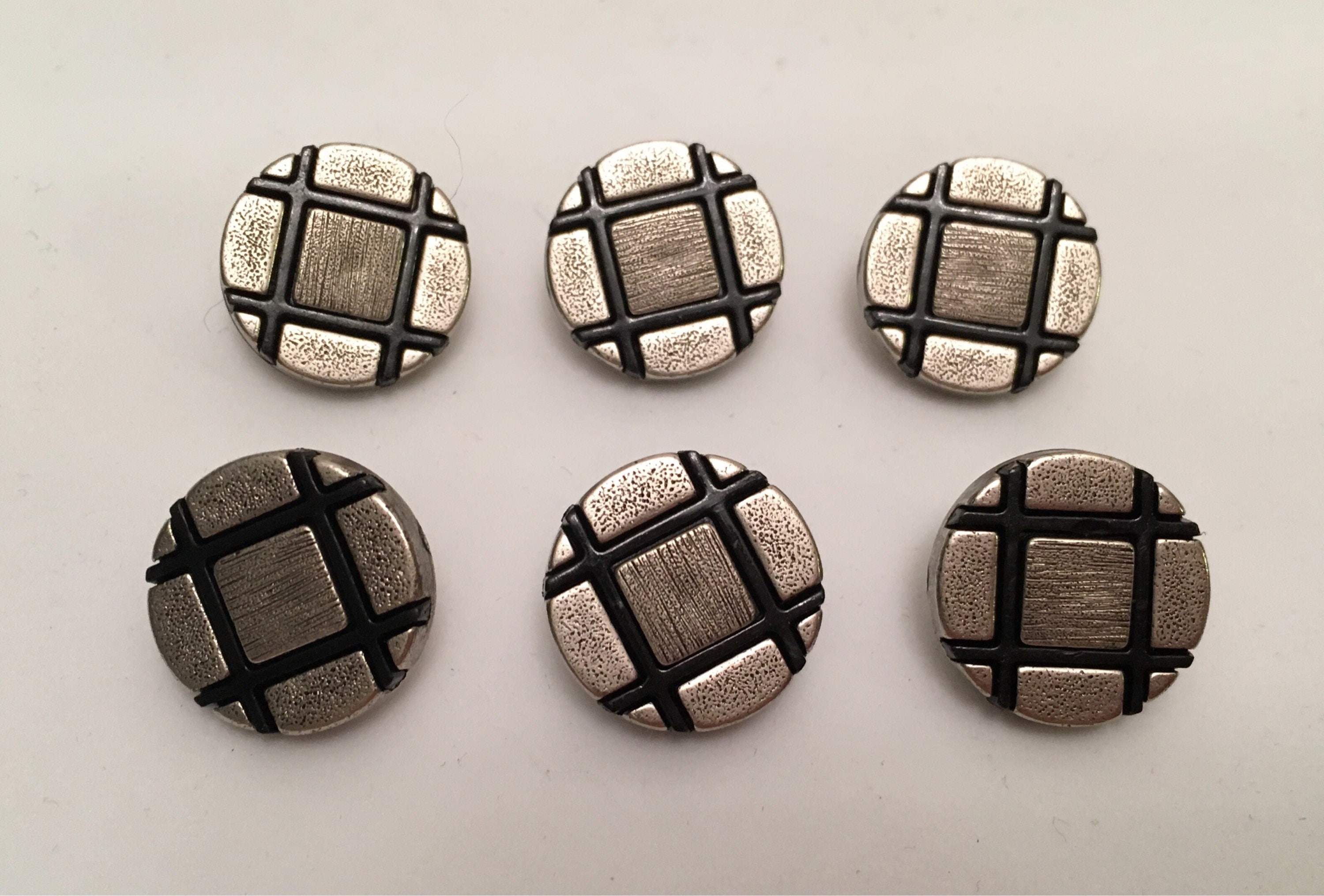 Silver medium button with texture design button plastic sewing | Etsy