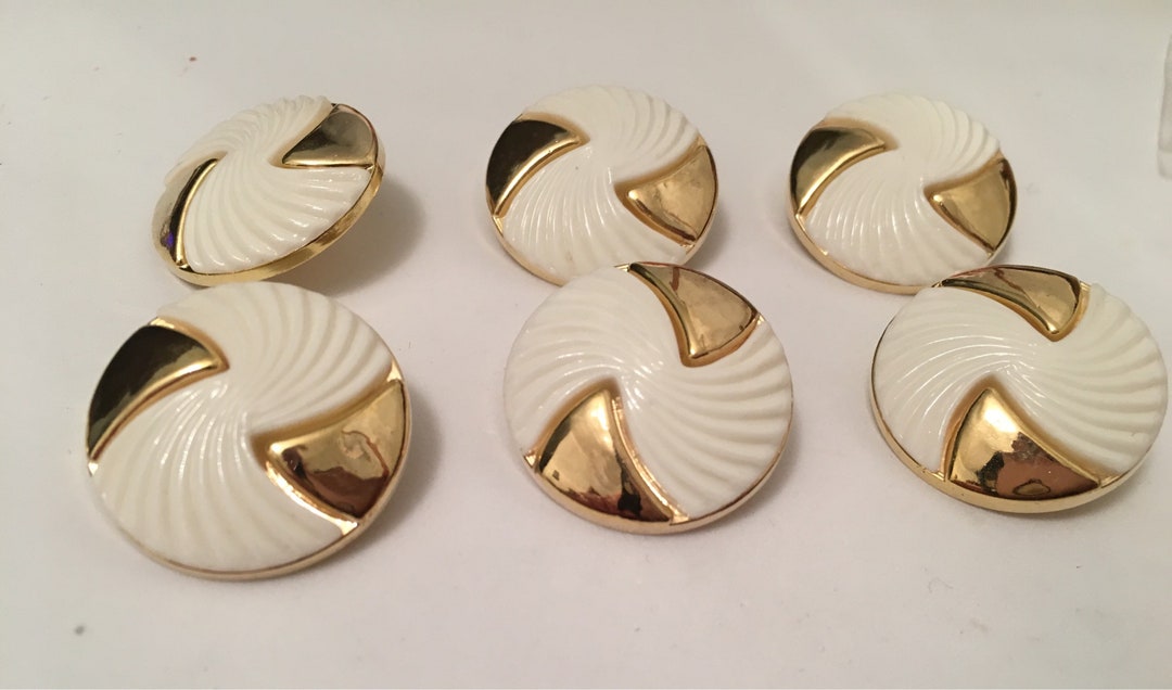 Medium White and Gold Sewing Buttons Plastic Sewing Buttons 7/8" 23mm ...