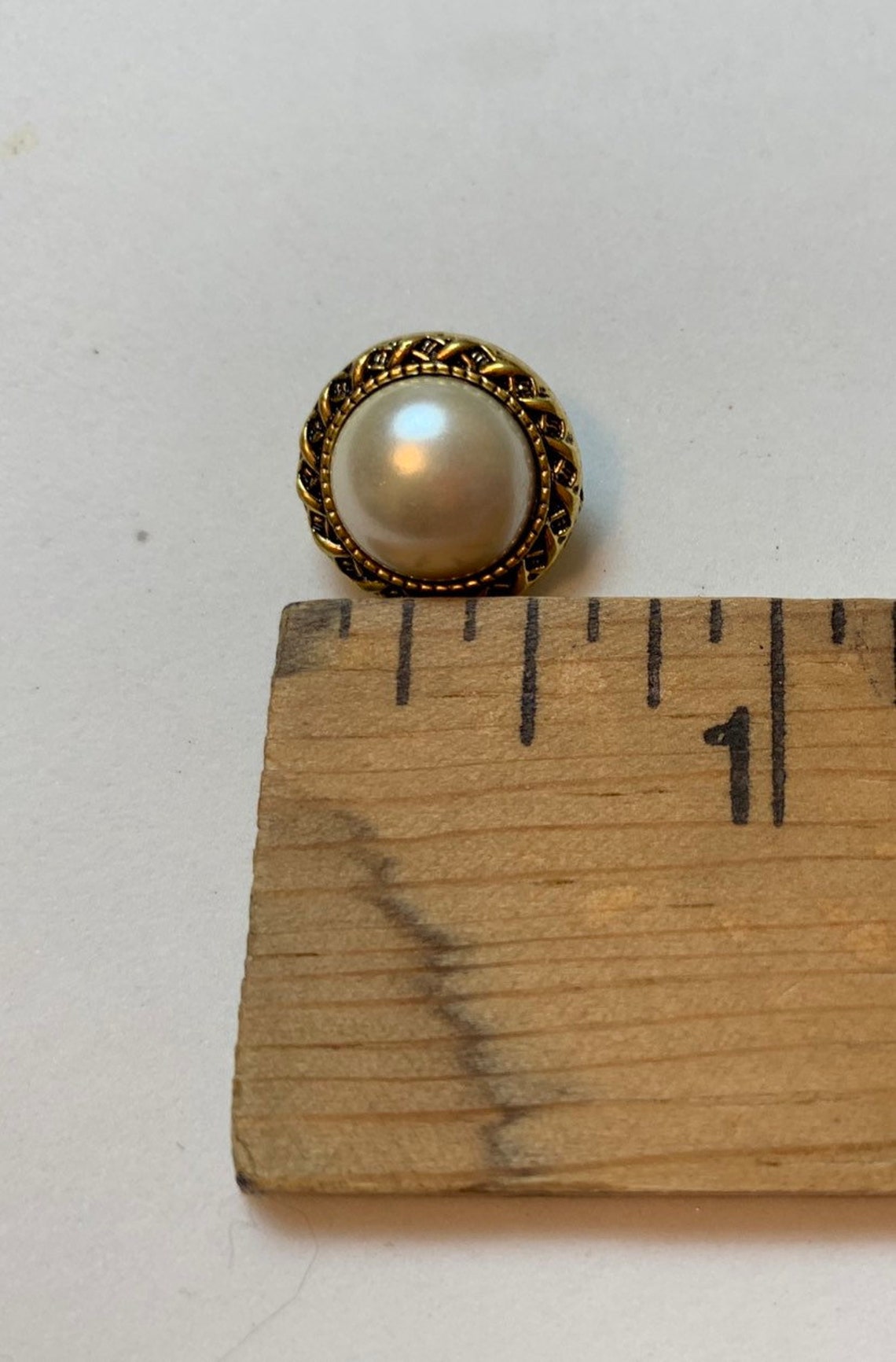 60 Small Pearl Buttons With Gold Trim Accent Plastic Sewing Buttons 5/8 ...