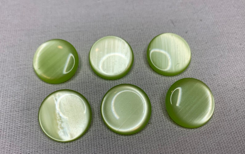 Medium Lime Green Buttons With Iridescent Glistening Sheen Design 13/16 ...