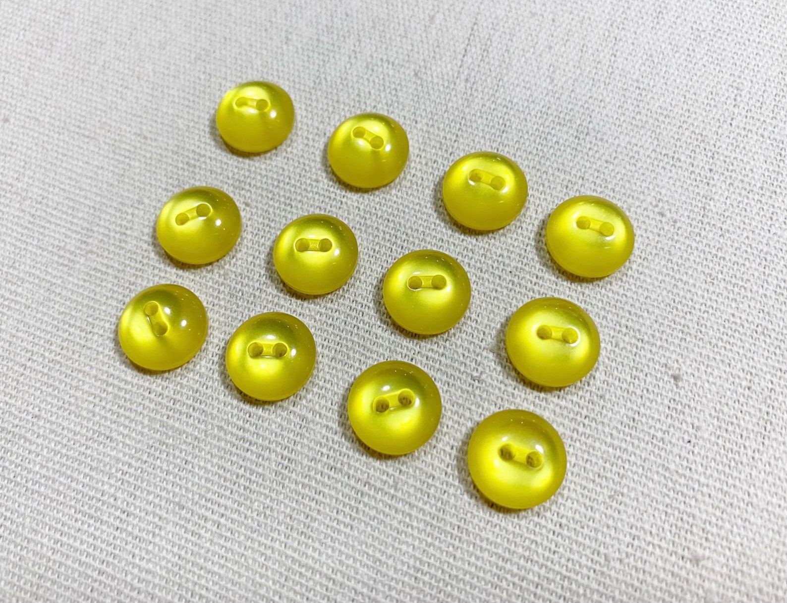 Small Yellow Button Yellow Buttons Sewing Buttons 1/2 - Etsy