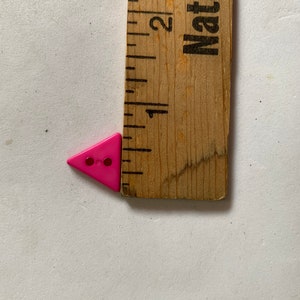 Small Triangle Buttons Fuchisa Pink Buttons Plastic Sewing Buttons 5/8 ...