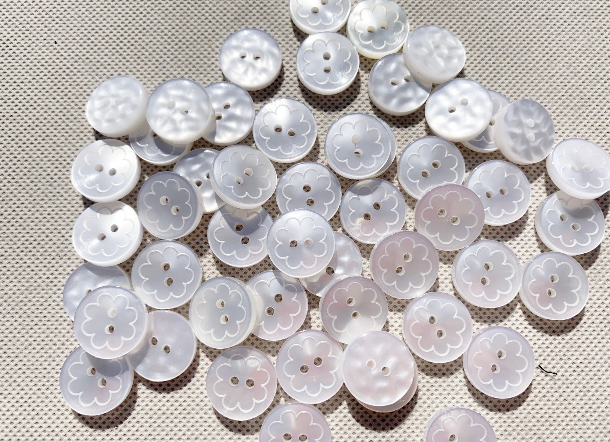 Medium Button White Sewing Buttons 3/4" 20mm Vintage Sewing Button 2 ...