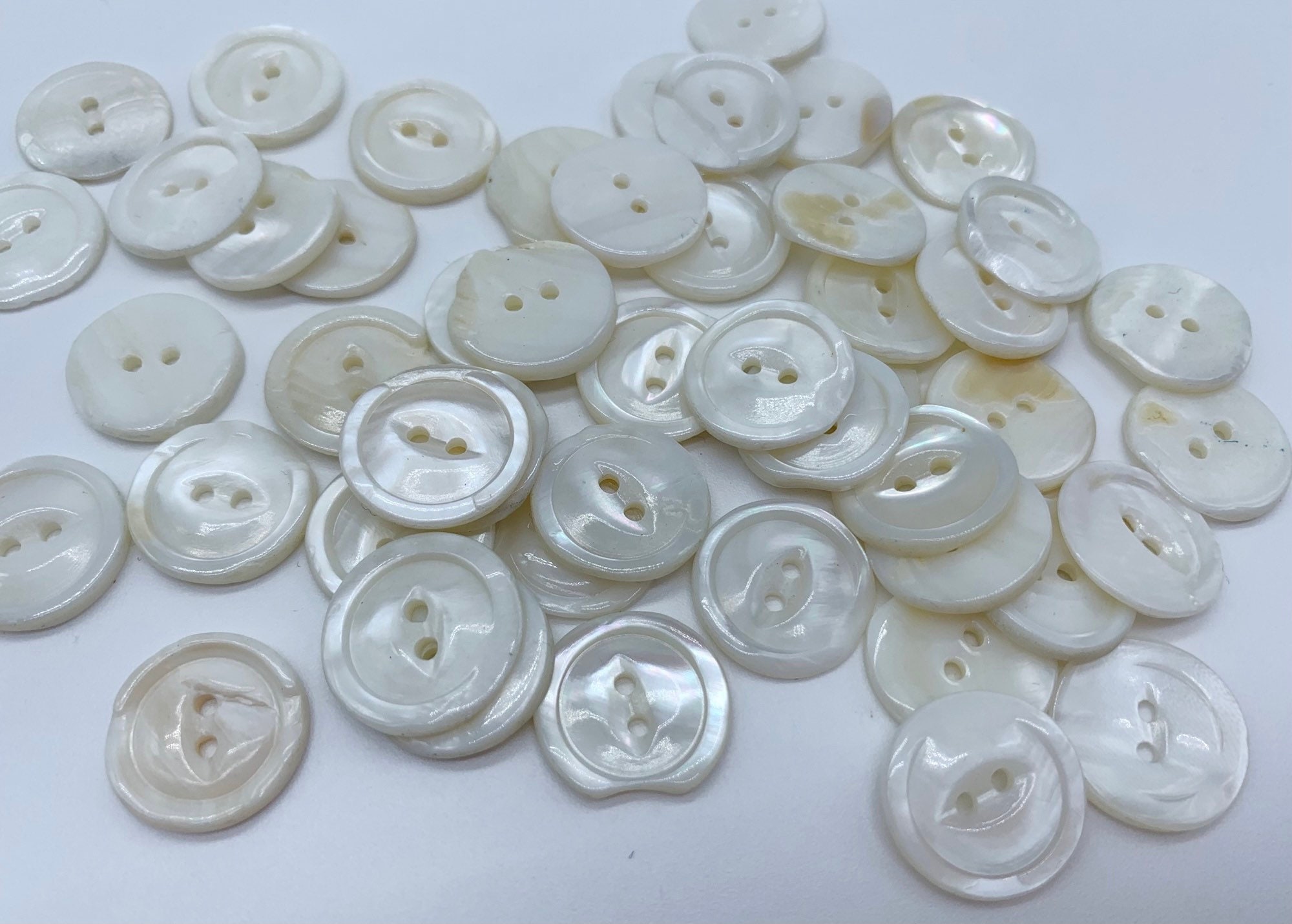 Medium Real Seashell Mother of Pearl Button Shell Button Sewing Buttons ...