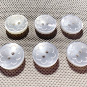 Medium Button White Sewing Buttons 3/4" 20mm Vintage Sewing Button 2 ...