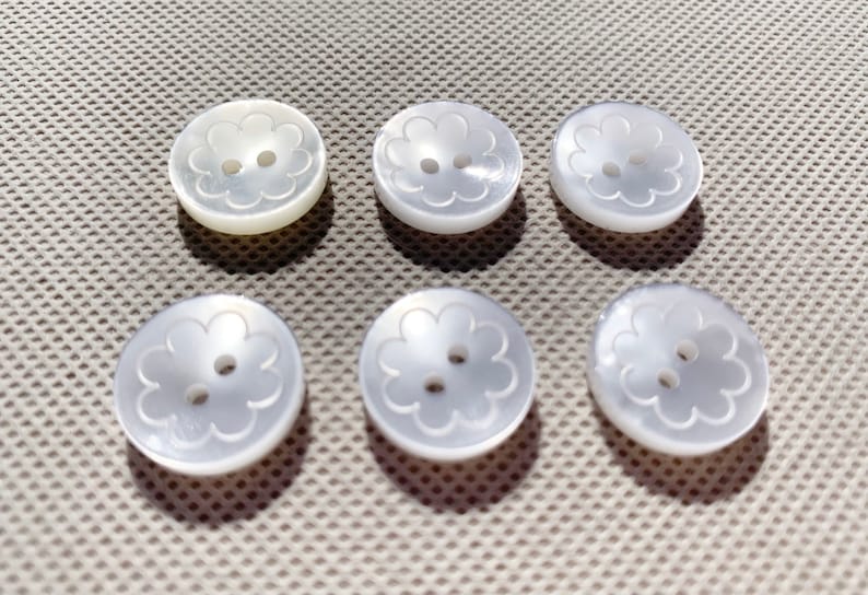 Medium Button White Sewing Buttons 3/4" 20mm Vintage Sewing Button 2 ...