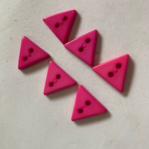 Small Triangle Buttons Fuchisa Pink Buttons Plastic Sewing Buttons 5/8 ...
