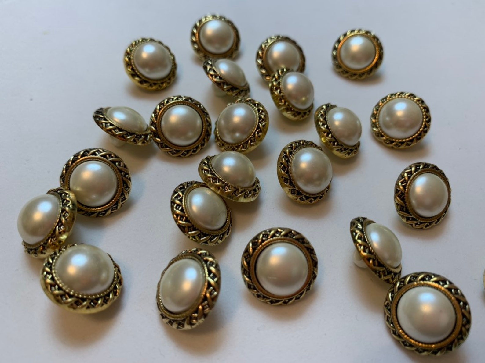 Small Pearl Buttons With Gold Trim Accent Plastic Sewing Buttons 5/8 ...